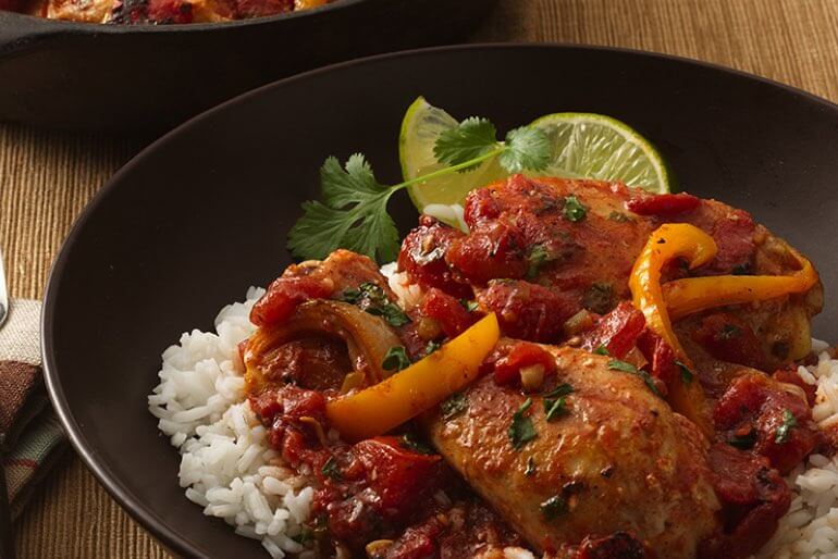 Recette de poulet braisé aux tomates et aux poivrons | Muir Glen CA